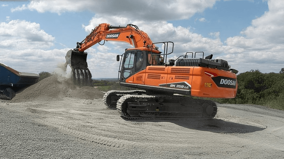 ¿Qué trabajo hacen las excavadoras de orugas? - Hyundai Develon Chile